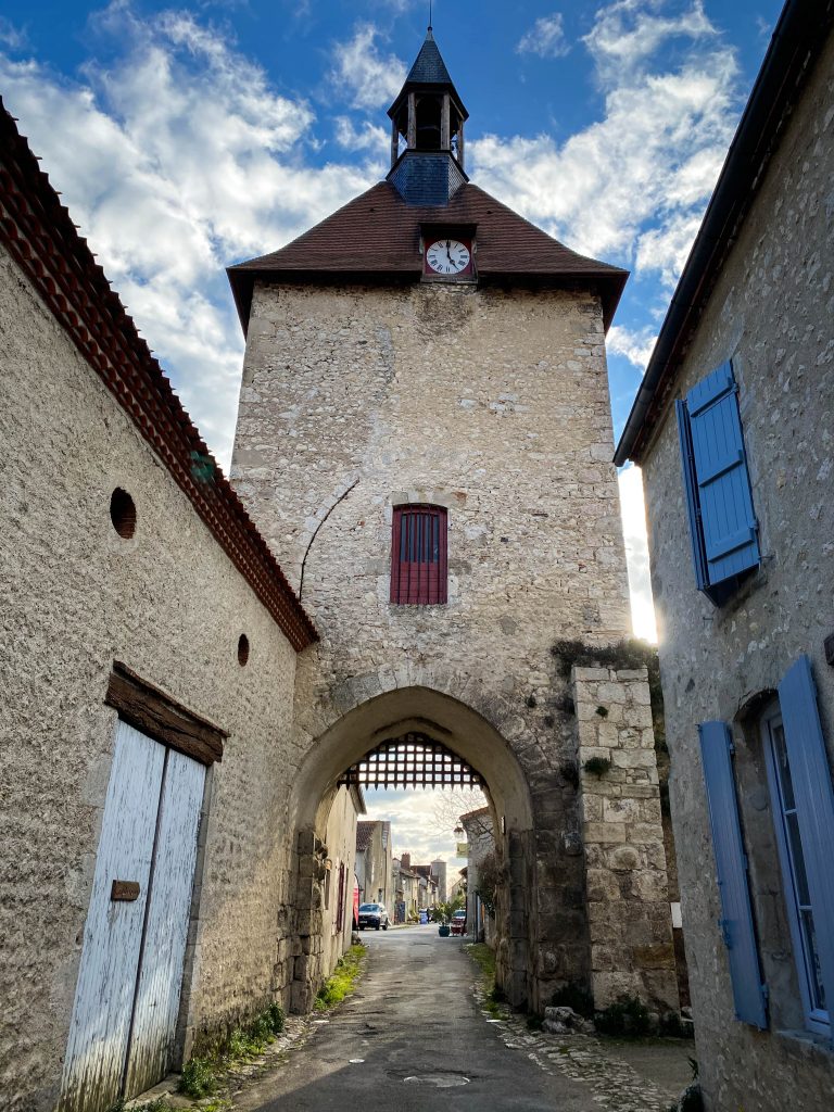Charroux, plus beau village de France dans l'Allier - My Little Pipe Dream